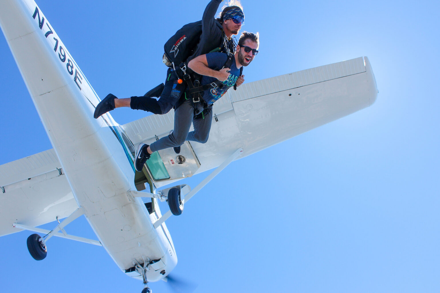 Skydive Bend | Tandem Skydiving in Bend, Oregon