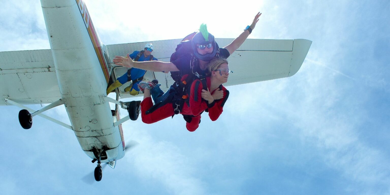 Skydive Bend | Tandem Skydiving in Bend, Oregon