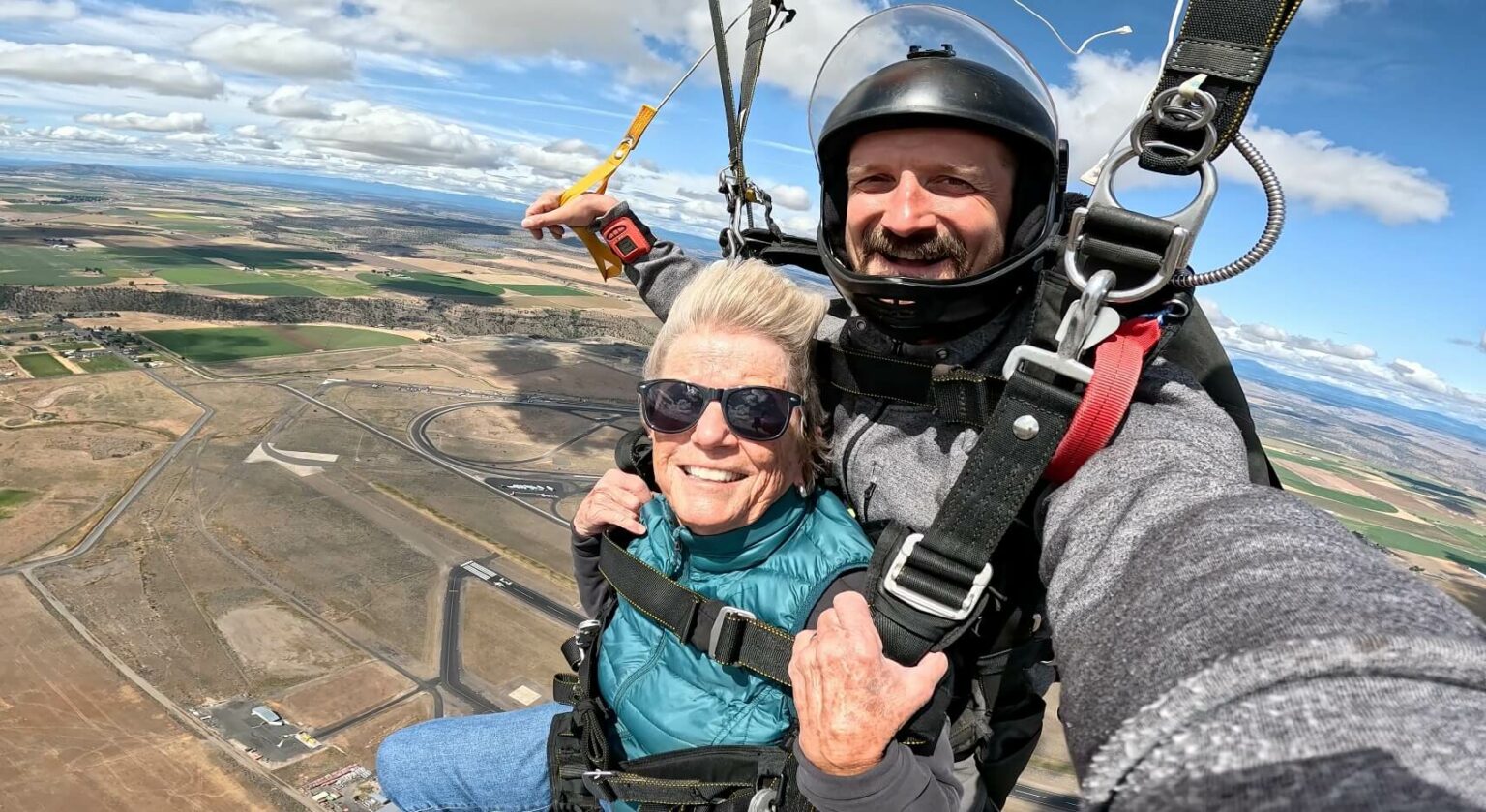 What to Wear Skydiving: Outfit Tips for Comfort & Safety